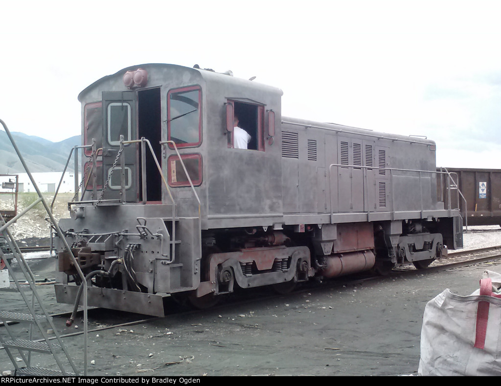 Rocky Mounatin Railcar 1250 (ex USAX 1250, ex OHFX 1250). "Capt%n Jack".